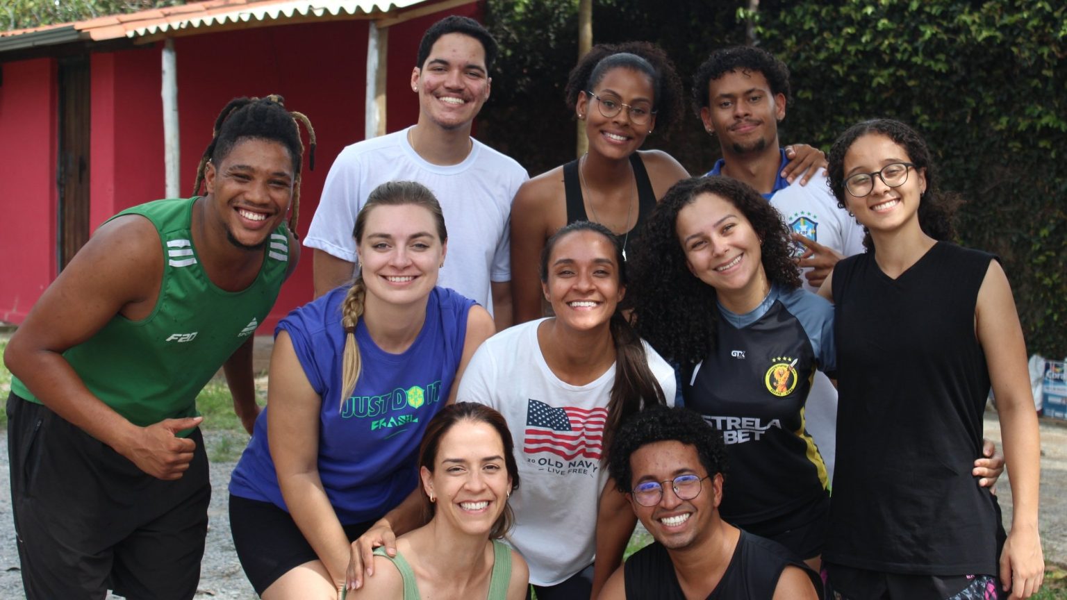 Snapshot: A Lady and A Lunch-Bunch